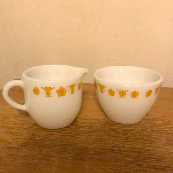 Pyrex | Kitchen | Vintage Pyrex Tablewear By Corning Butterfly Gold ...